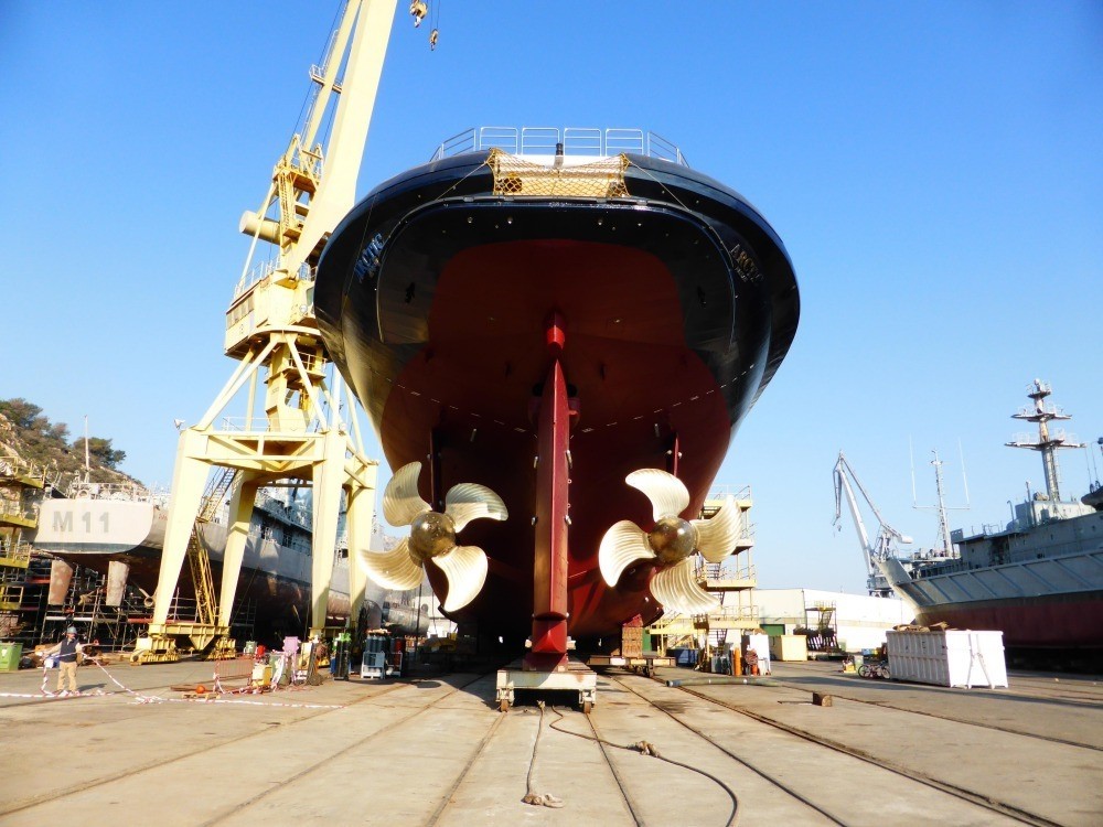 Yacht ARCTIC P, Schichau-Unterweser | CHARTERWORLD Luxury Superyacht Charters